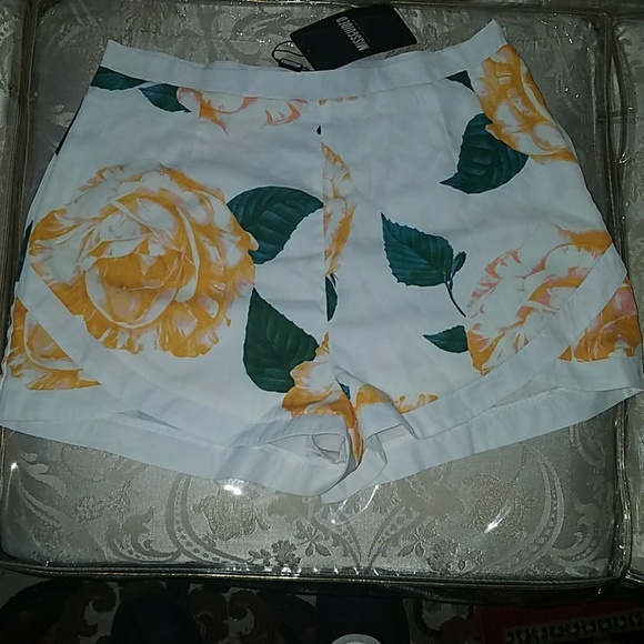 Missguided | Shorts | Cute Flower Design Shorts | Poshmark
